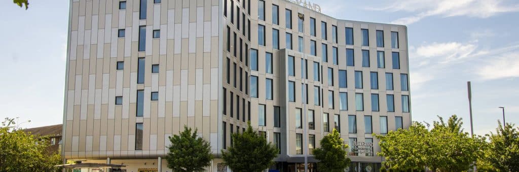 Park Grand Hotel, Osterley | Valcan Cladding Projects